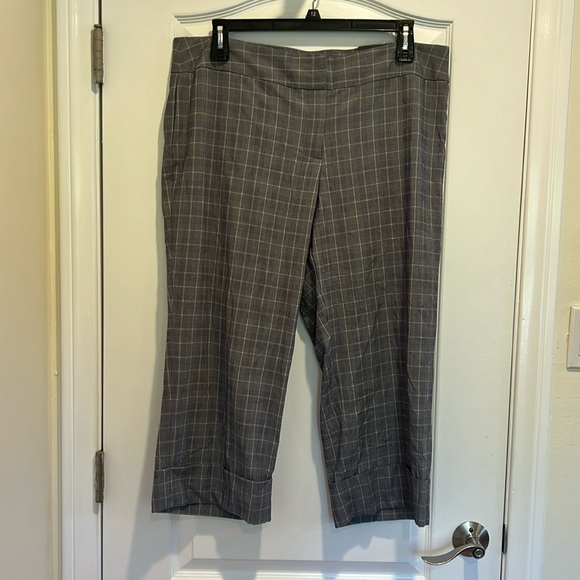 Avenue | Pants & Jumpsuits | Avenue Blue Plaid Capris | Poshmark